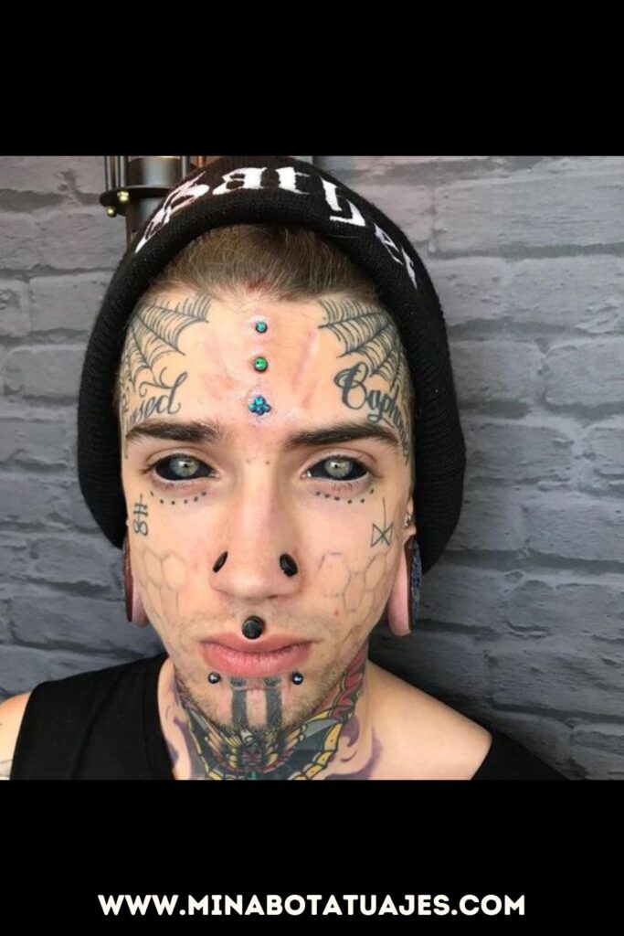 109 tatuajes en el rostro: diseños y significado para inspirarte