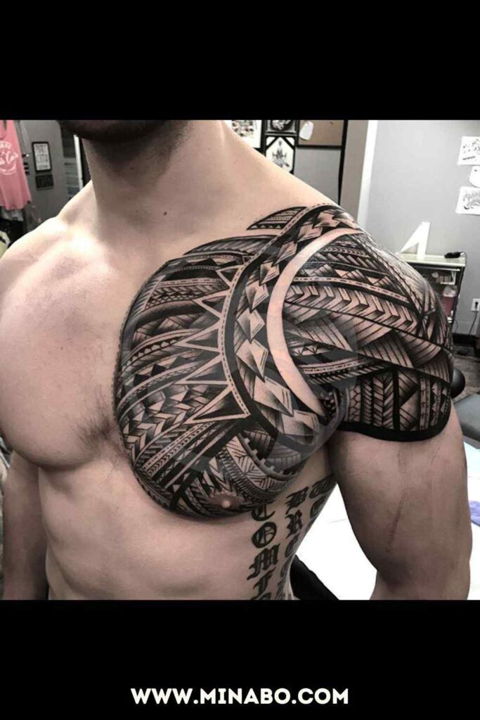 148 tatuajes para el pecho: diseños y significado para inspirarte